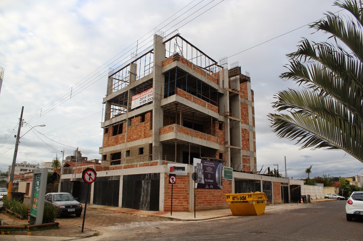 Paulo José - Atelier de arquitetura: Prédio em construção na rua Amazonas.