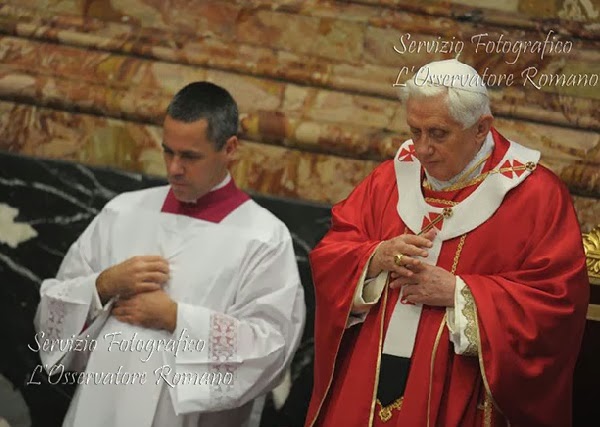 Liturgia Papal: ¿Quiénes son los ceremionieros pontificios actualmente?