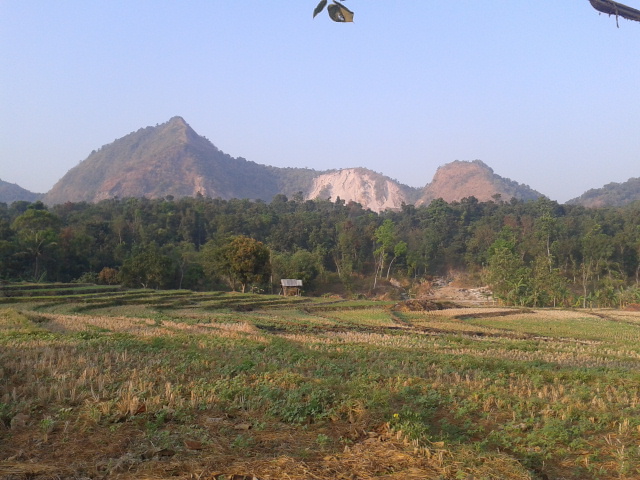 KERAJAAN KERAJAAN DI INDONESIA: SITUS GUNUNG JAYA GEMPOL PALIMANAN
