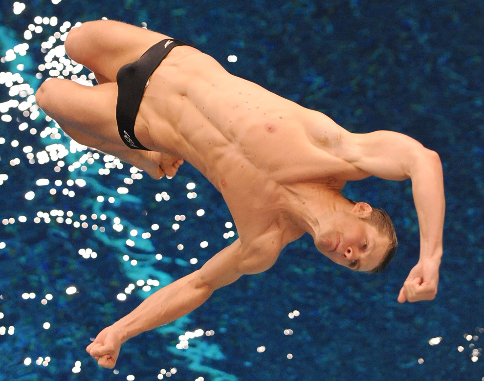 Speedo Musings: Diving