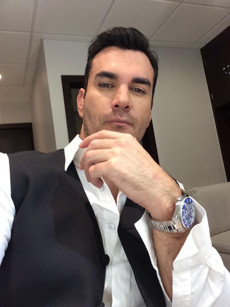 Mundo dos Famosos: Biografia do ator David Zepeda