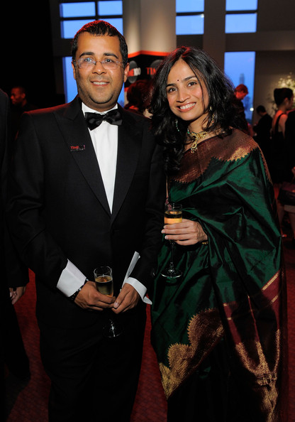 Author Chetan Bhagat Wife Anusha Bhagat Photos | Family Photos | Real ...