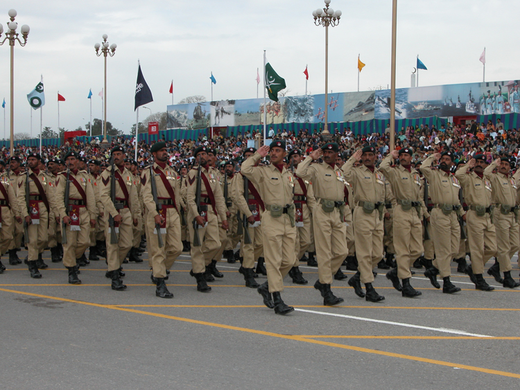 WALLPAPERS WORLD: Pakistani Military