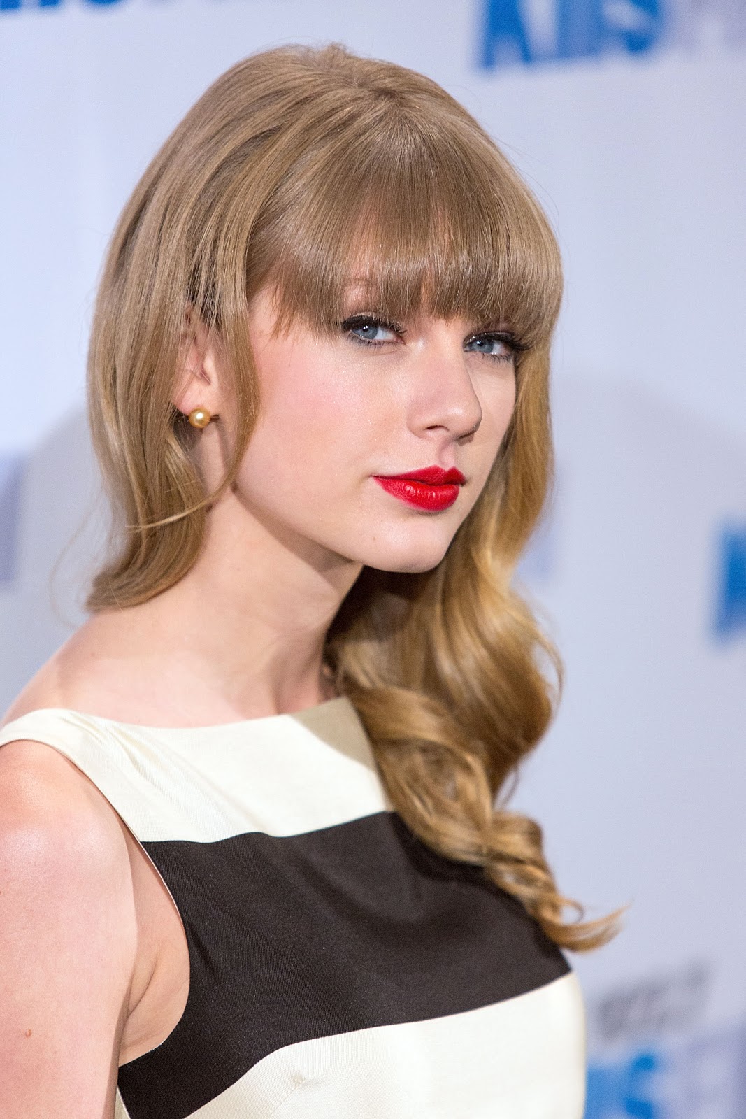 Female Singers: Taylor Swift pictures gallery (49)