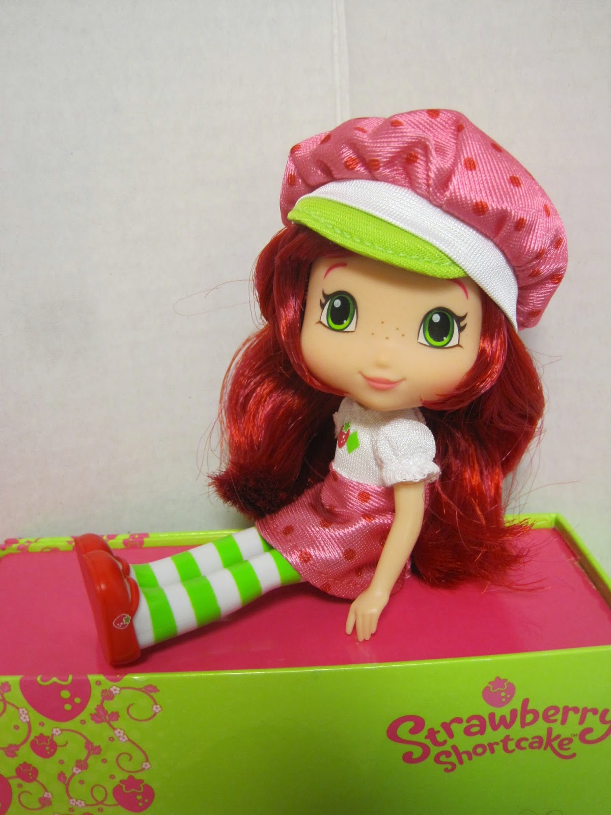 Never Grow Up: A Mom's Guide to Dolls and More: My Strawberry Shortcake ...