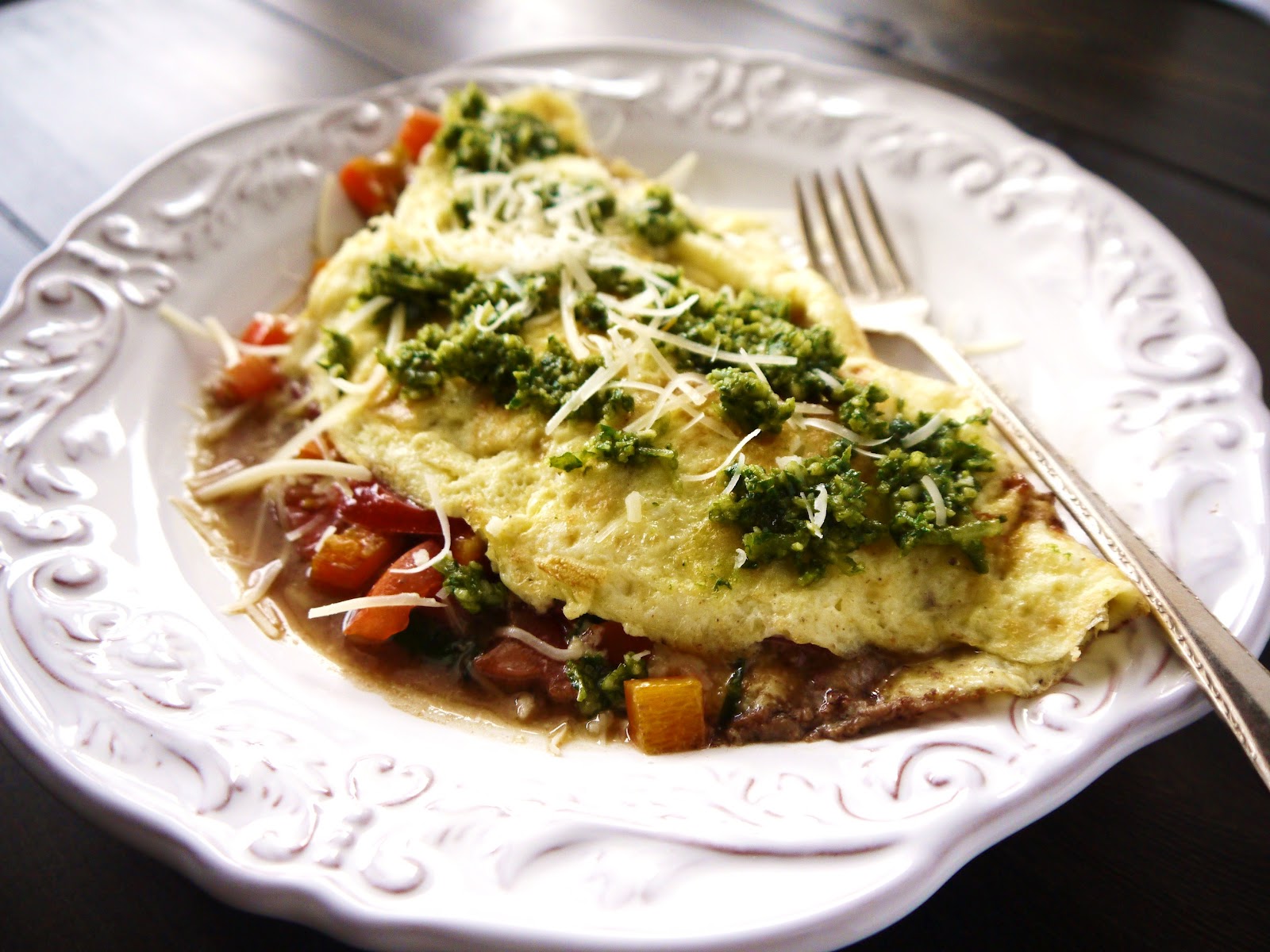 Eighty Twenty: 80--- Italian Salsa-Stuffed Omelet with Pesto