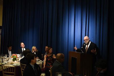 Writer Peter Hirsch '82 Speaks at Father-Son Dinner