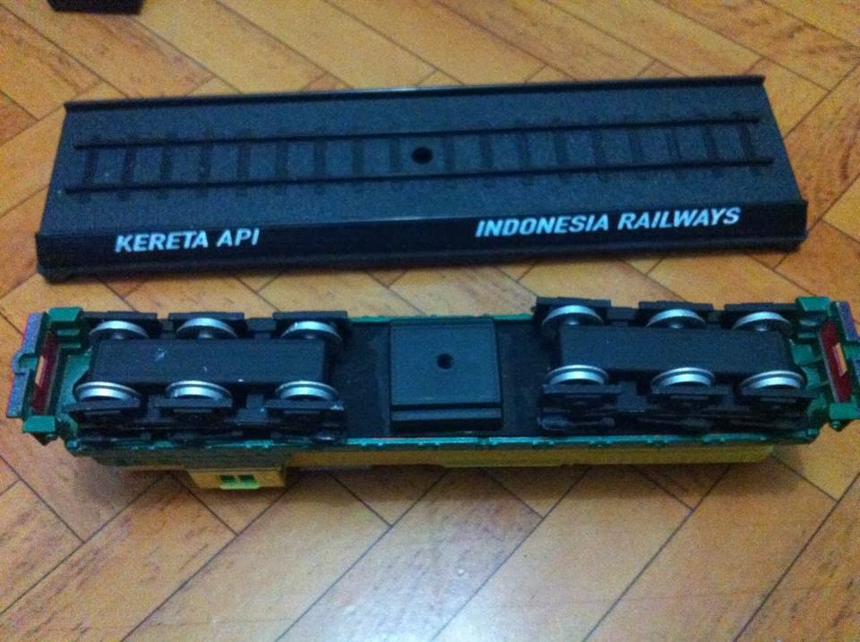 Kereta Api Indonesia: Menunggu Kedatangan Lokomotif BB200