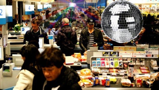 Disco Shopping: transforman los supermercados en discotecas