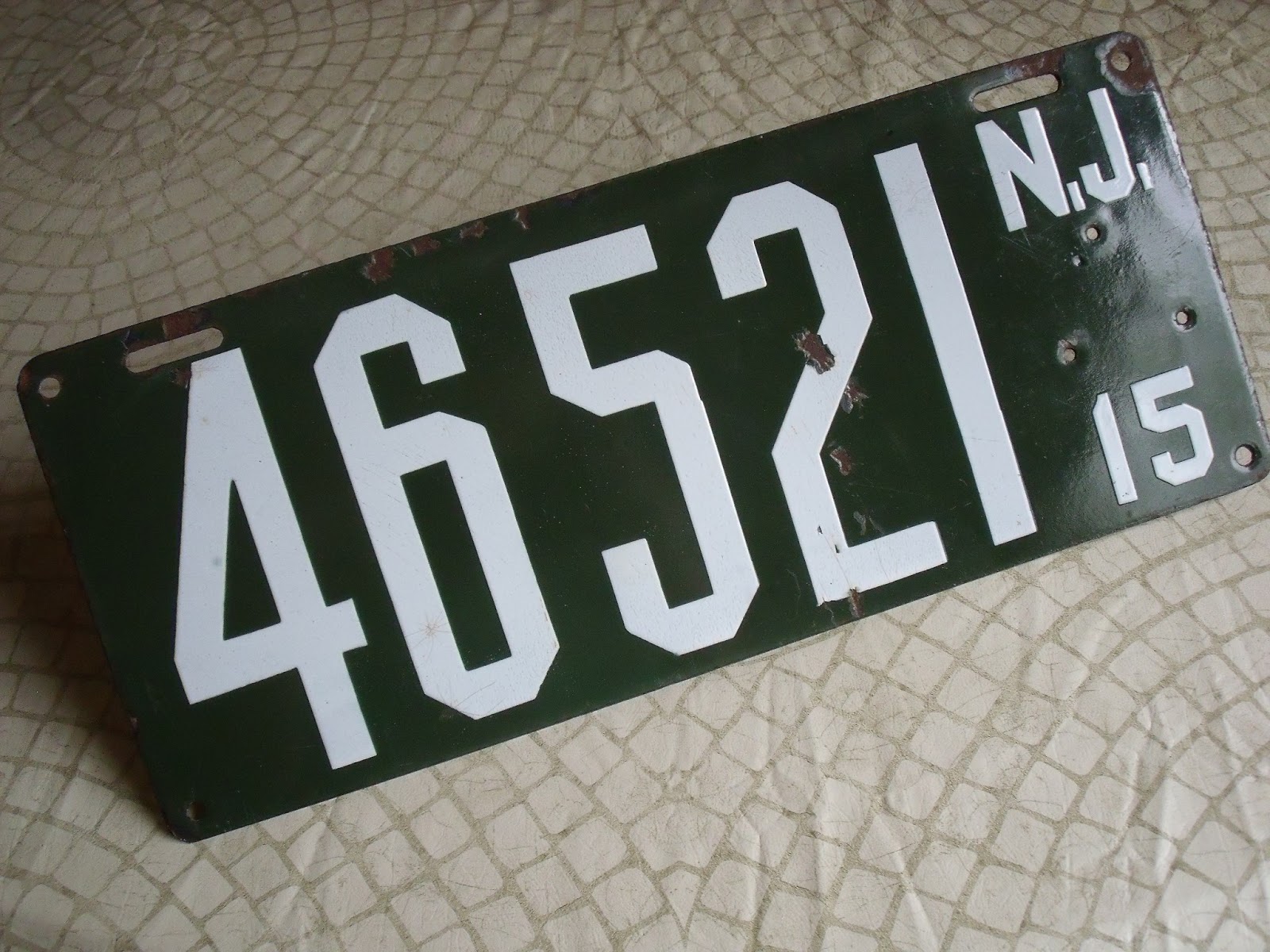 Wisdom Lane Antiques: They really made a porcelain license plate?