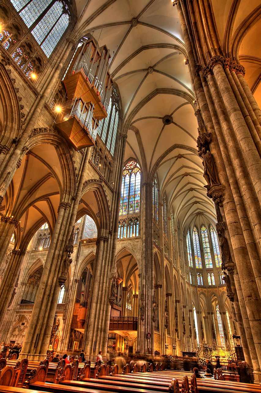 Catedrais Medievais: Catedral de COLÔNIA e a sensação de tocar o Céu