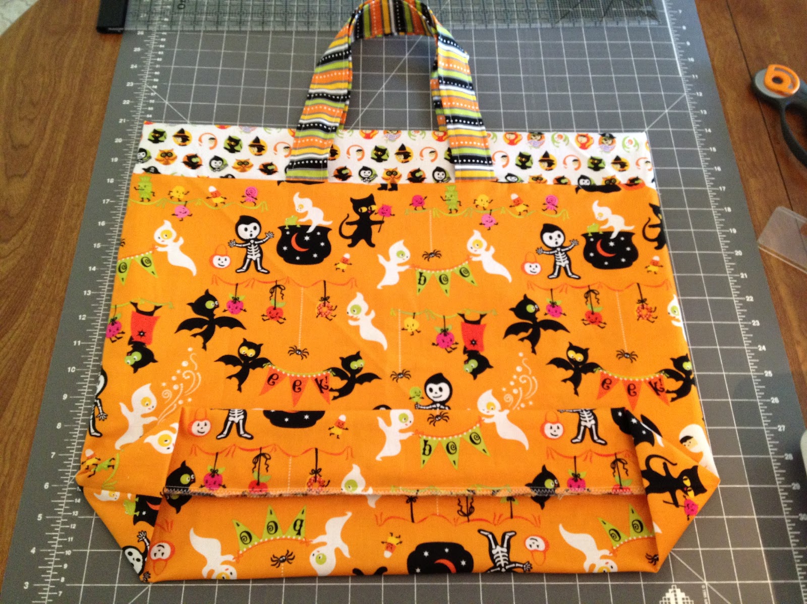 Fabric Mill: Trick or Treat Bag Tutorial