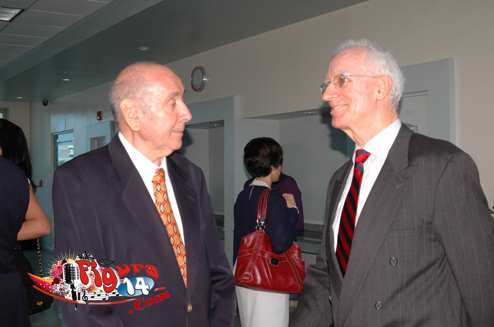 Grupo Vimenca reinaugura “call center” en Santiago - Figura14.com