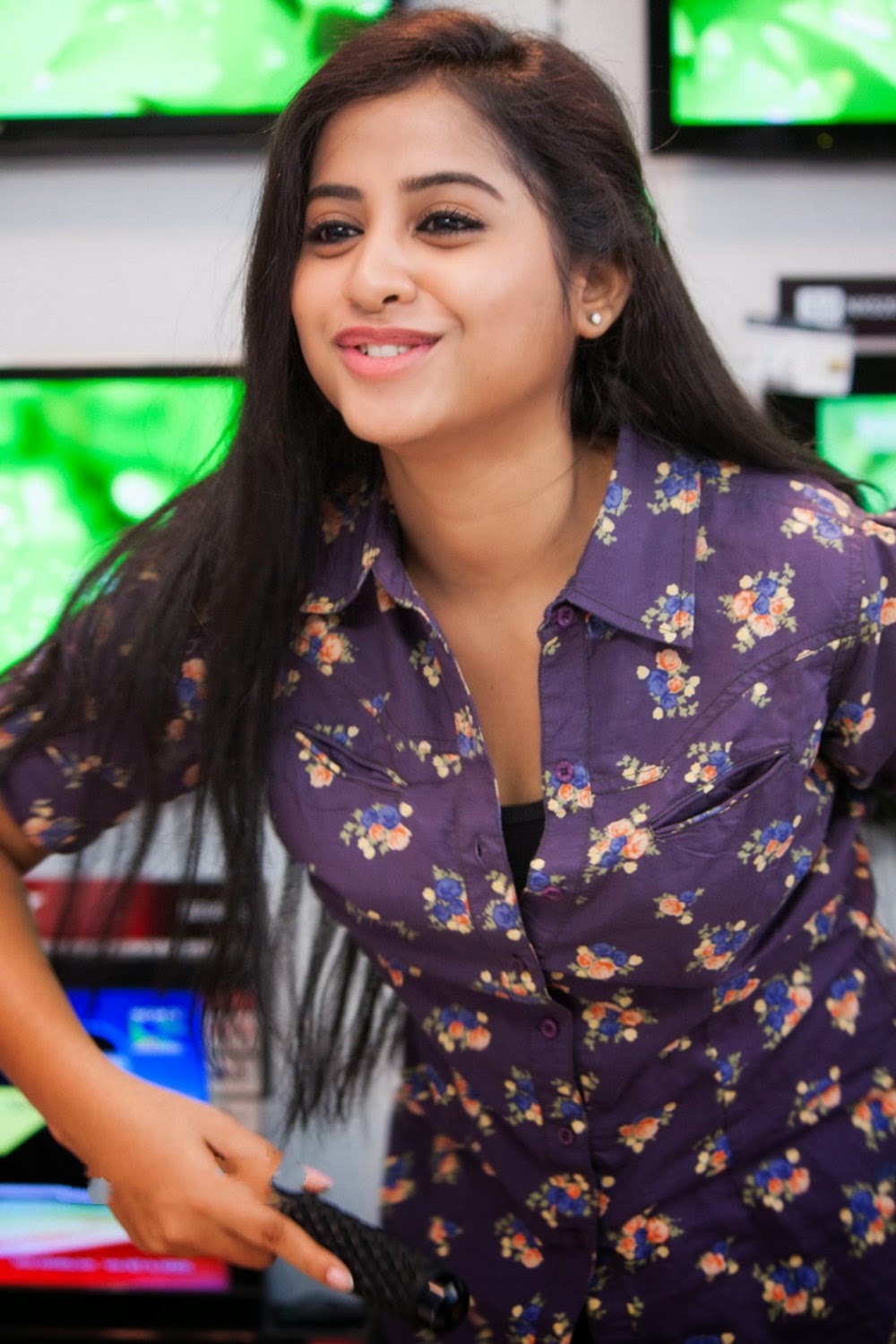 Actress HD Gallery: Swathi Dixit Hot stills