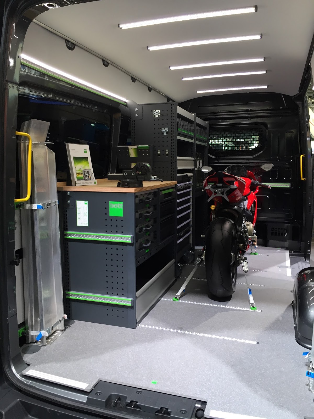 BOTT: Grâce à Bott Vario...