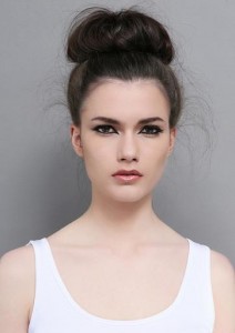 LadyPhenom: Top Knot Tutorial