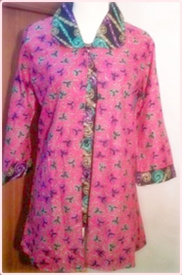 Model baju batik wanita modern warna pink