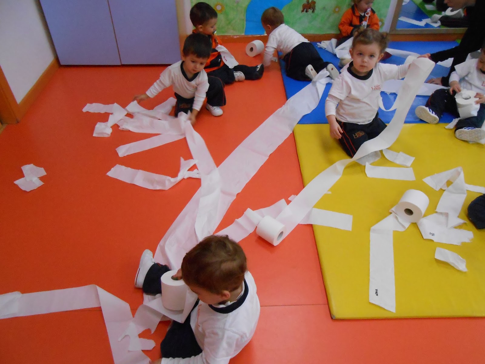 Manipulación de materiales en infantil | Colegio Nova Hispalis