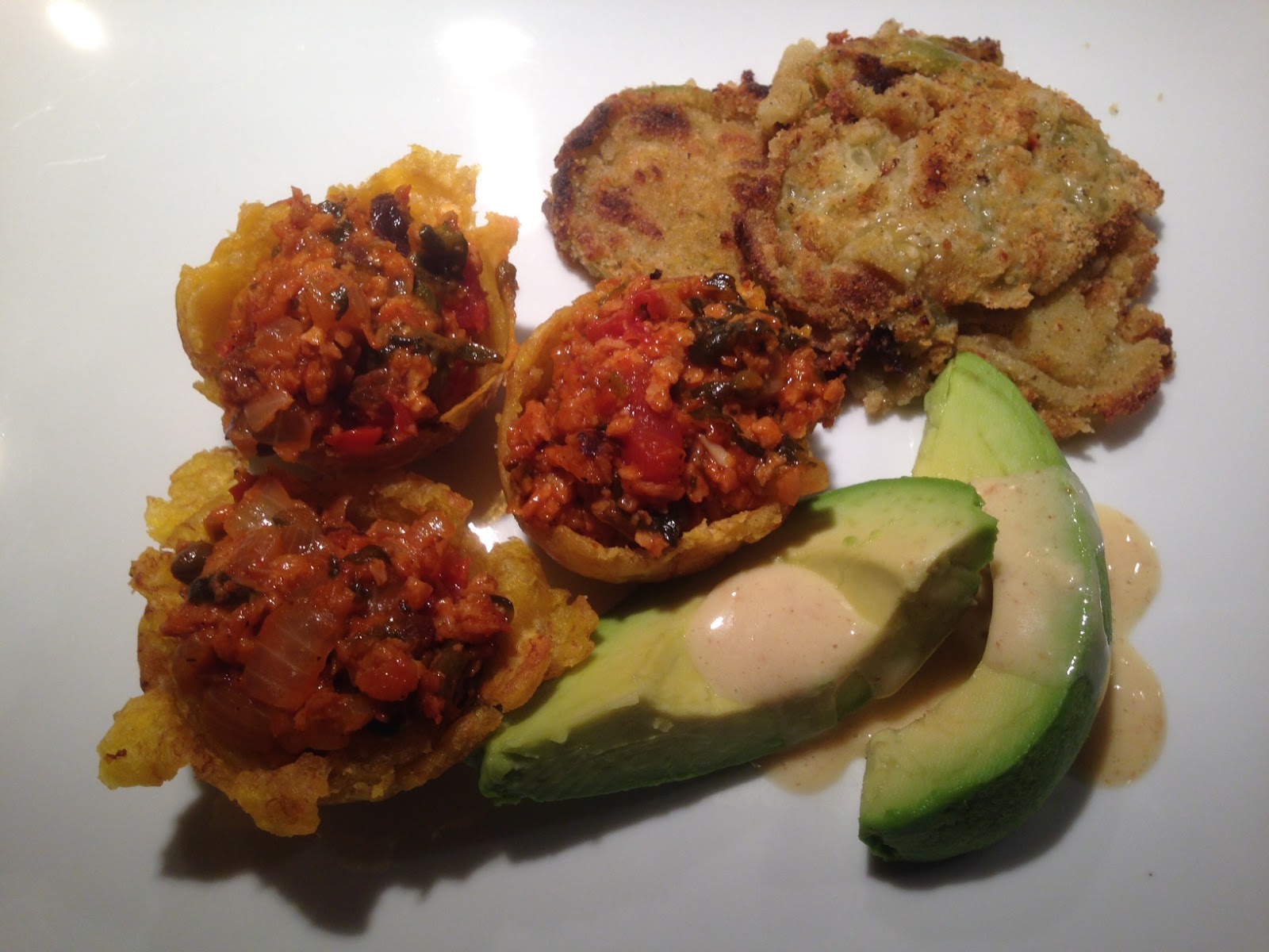 Tostones rellenos de picadillo vegano estilo poblano | Vegan Latino