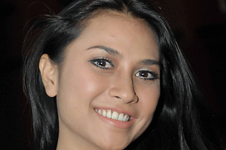 Apparently Aulia Uli artist Joy With A Challenging. - Celebrities Exist