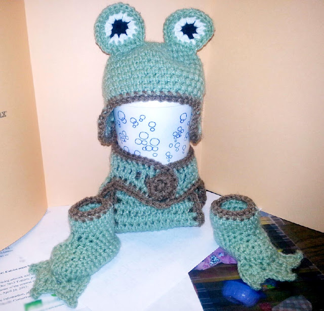 chiCK fashions and crafts: Crochet Frog Outfit - updated
