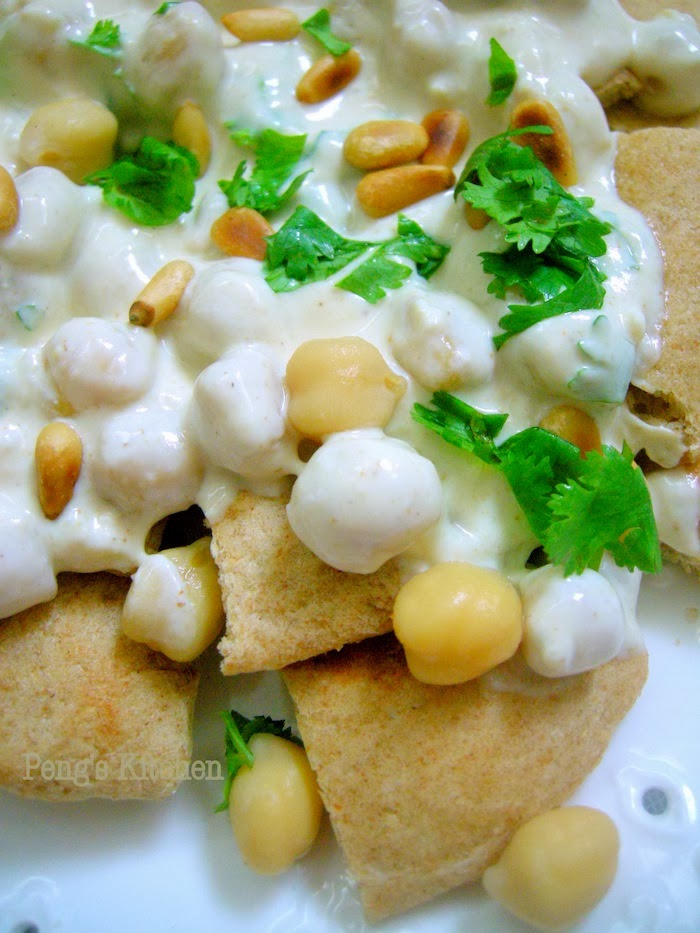 Peng's Kitchen: Fatteh (Pita with Chickpeas & Yoghurt)
