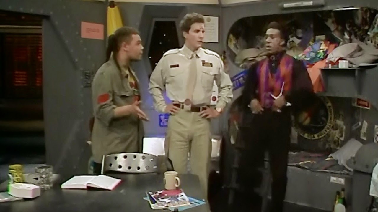 Rotten Reelz Reviews: Red Dwarf Favorites: Stasis Leak