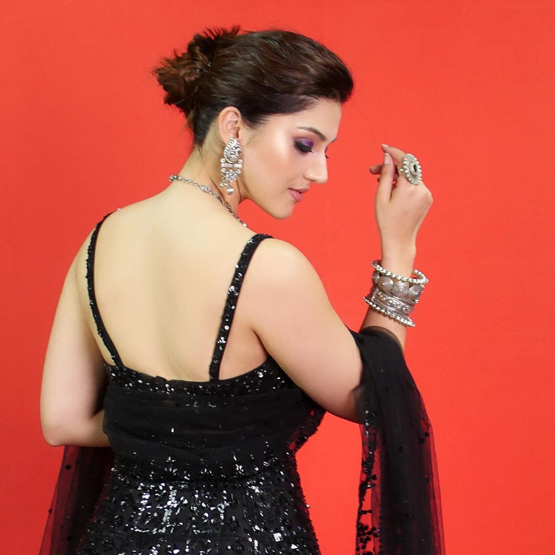 Actress Mehreen Pirzada Latest Hot Pics In Black