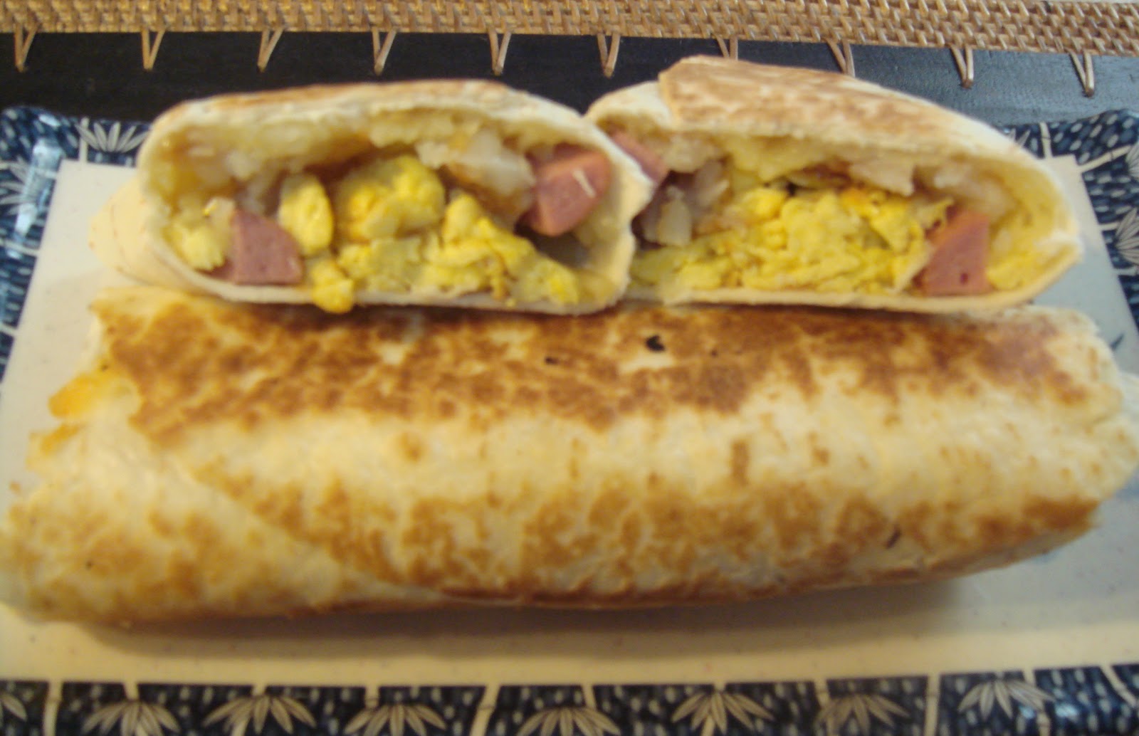 Hani's Kitchen: KFC Twister Breakfast