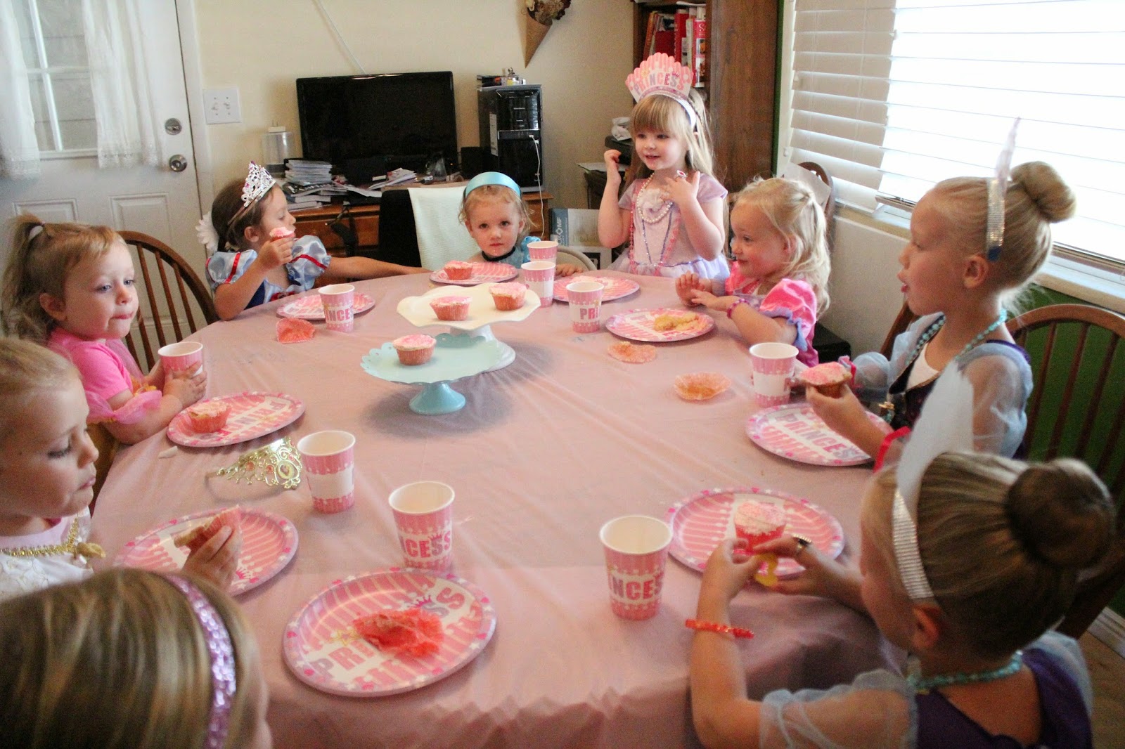 Mommy Vignettes: Birthday Party on a Budget