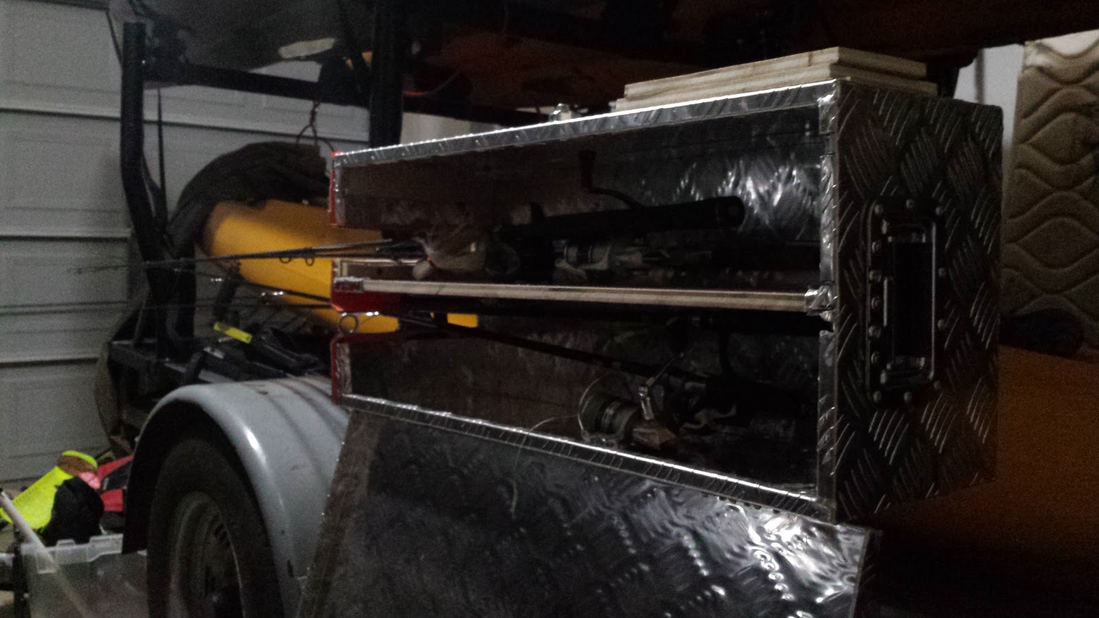 FishxScale: Diy Locking Rod Transport for a Kayak Trailer or Roof Rack