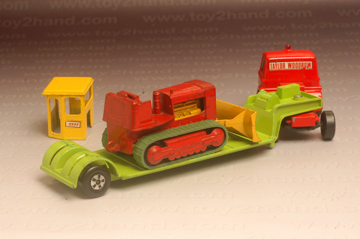 Diecastman Blog: MATCHBOX KING SIZE 17A - LOW LOADER WITH BULLDOZER