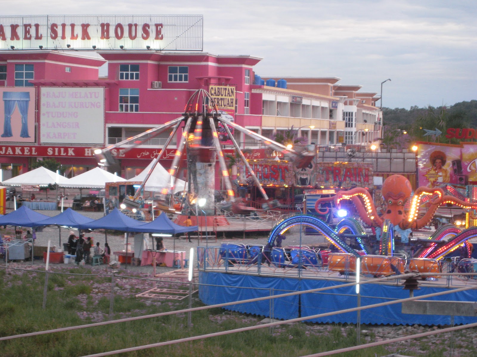 aQu HaNyaLaH iNsaN BiaSa: UK FUN FAIR