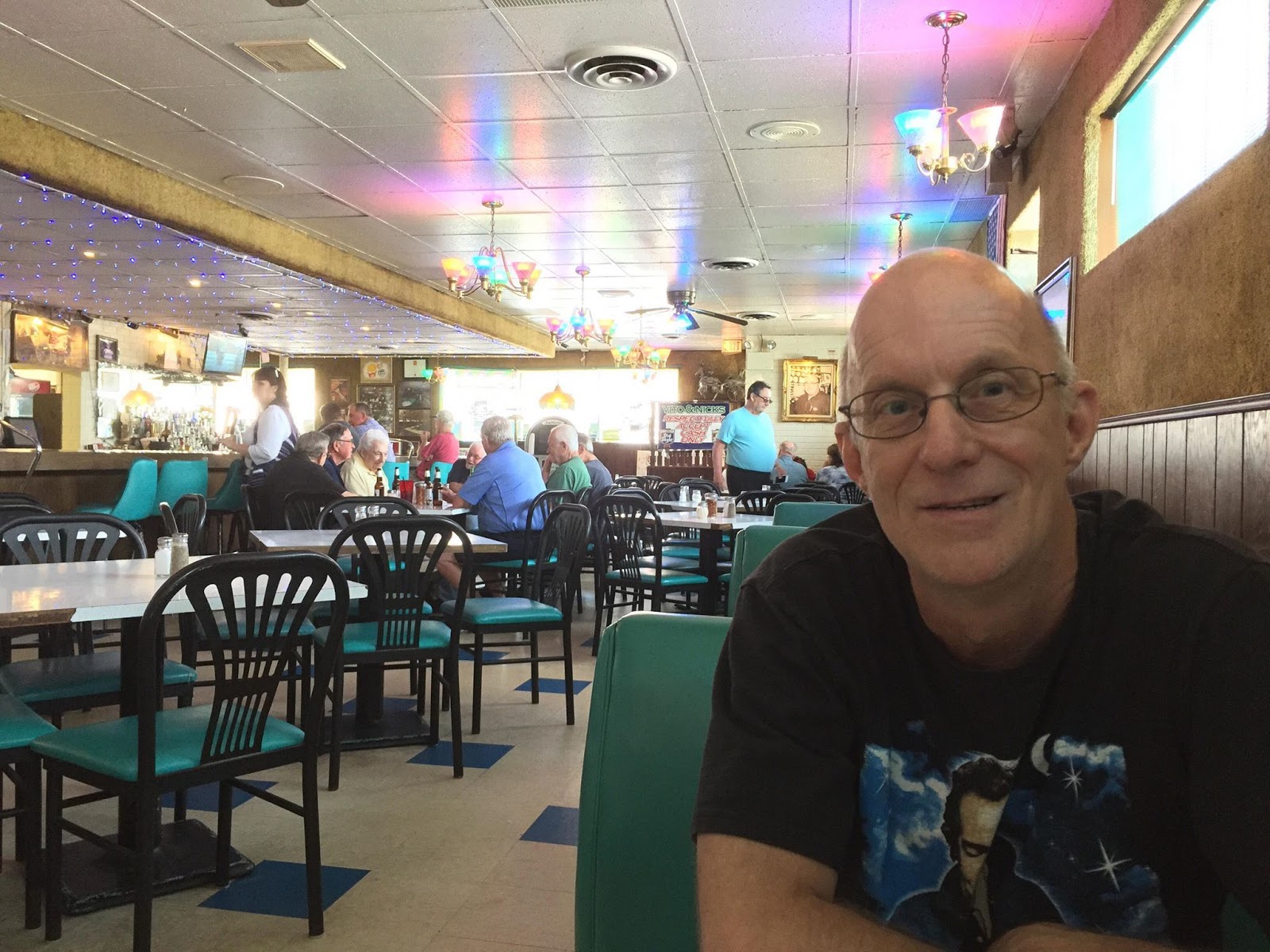 Wayne Allen Sallee: VITO & NICK'S, MAY 2018: best pizza in Chicago ...