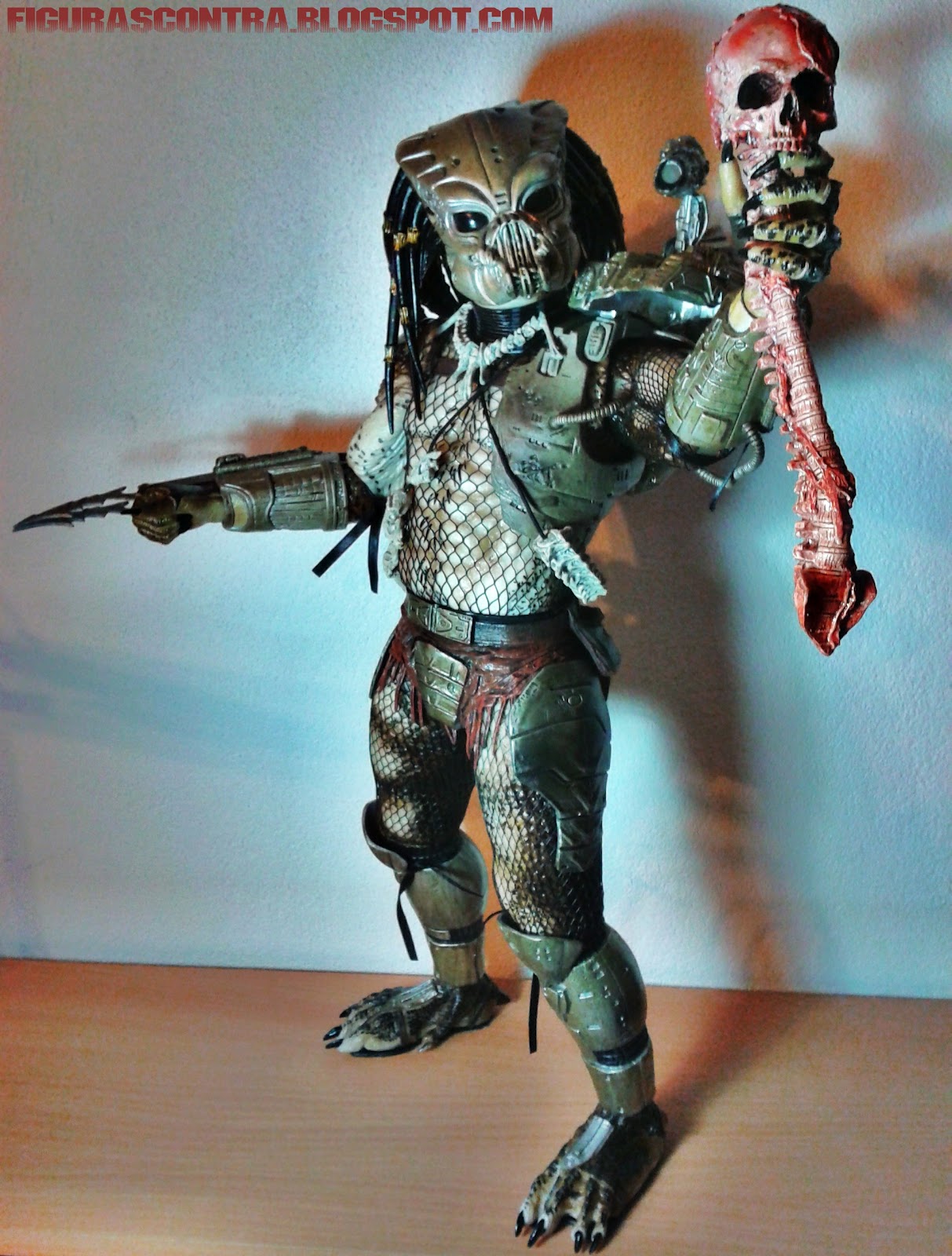 CONTRA - FIGURAS & COLECÇÕES: Neca Classic Predator Gort Mask Figure 1/ ...