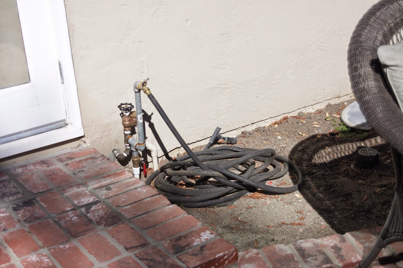 Simple DIY: Hose Holder | simply organized | Bloglovin’