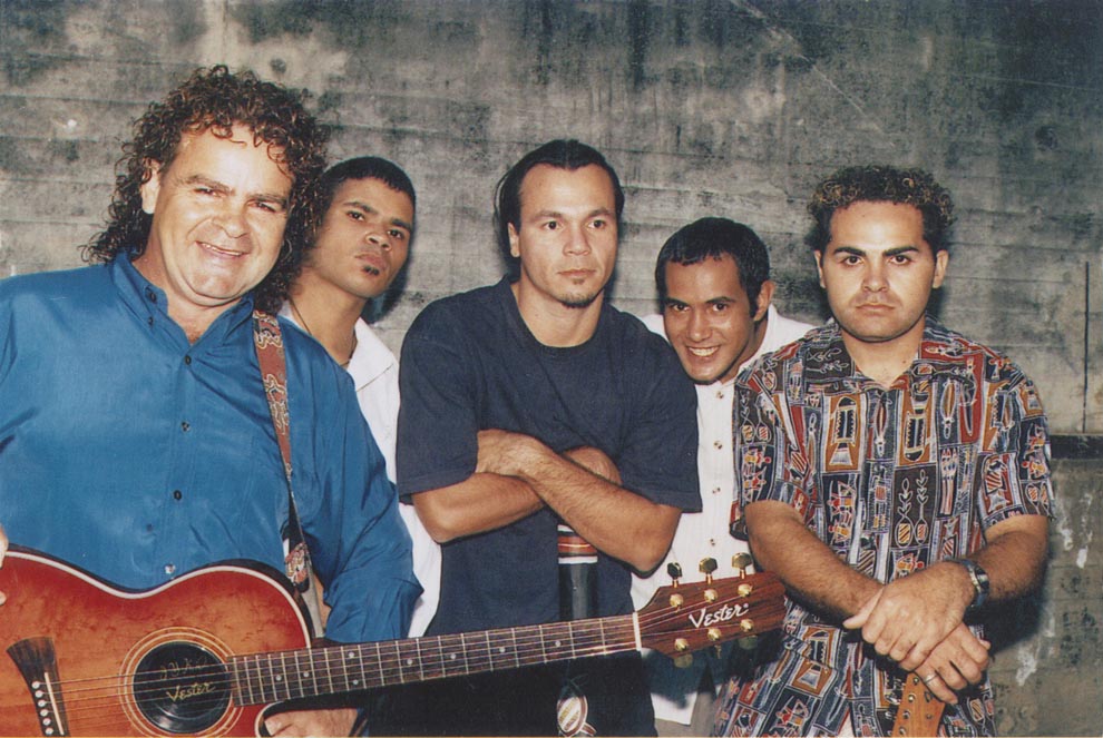 Vinyoleum: Coloured Stone - 1985 - Island Of Greed FLAC