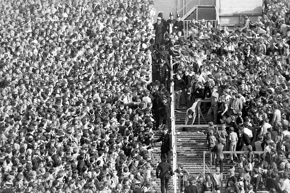 Football Hooligan Pictures: Sunderland v Newcastle 80's (2 Pics)