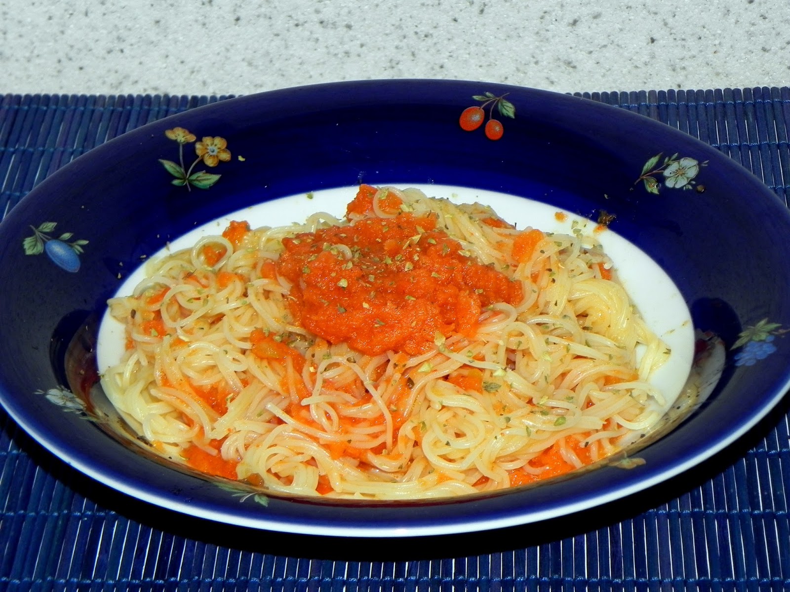 Massa com Molho de Tomate Cru - Menu Criativo - Receitas