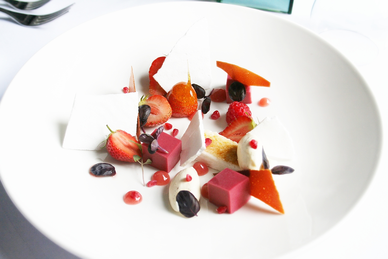 Restaurant Mark Greenaway: Modern Day Eton Mess "Take Two"