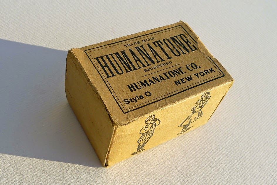 noseflute.org: Another vintage Humanatone with box