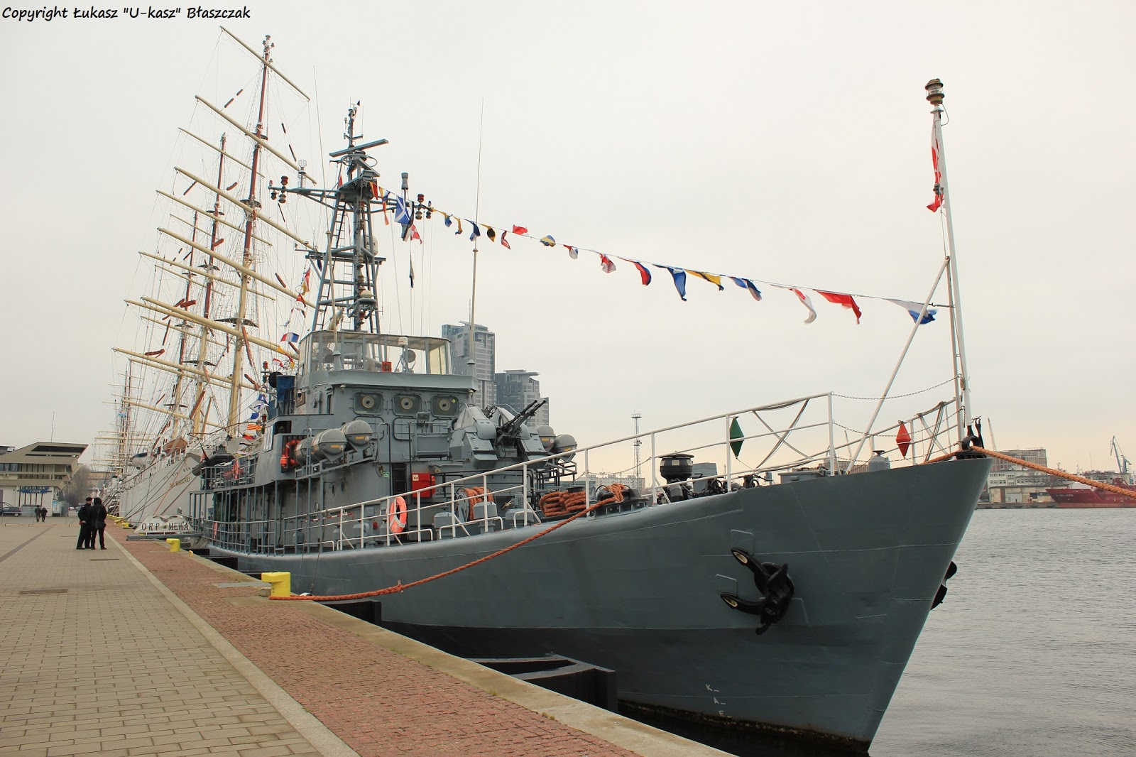 W obiektywie shipspottera czyli z migawką nad portową sadzawką: Z cyklu ...