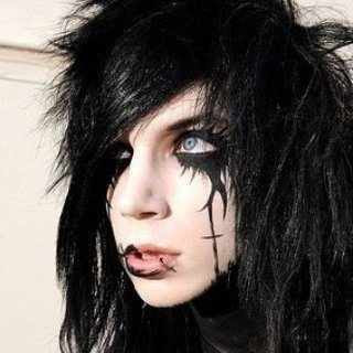 Blonde Beauty: Andy Sixx Makeup (12/19/2012)
