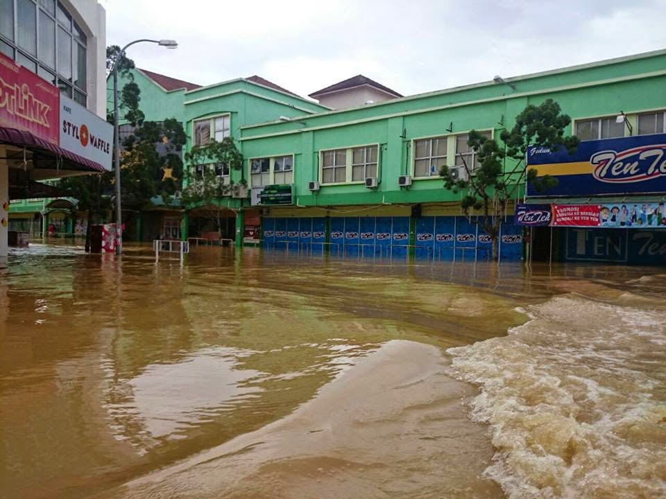 PERaNTaUKITE 90: TEMERLOH Dalam Banjir ...31 Disember 2014