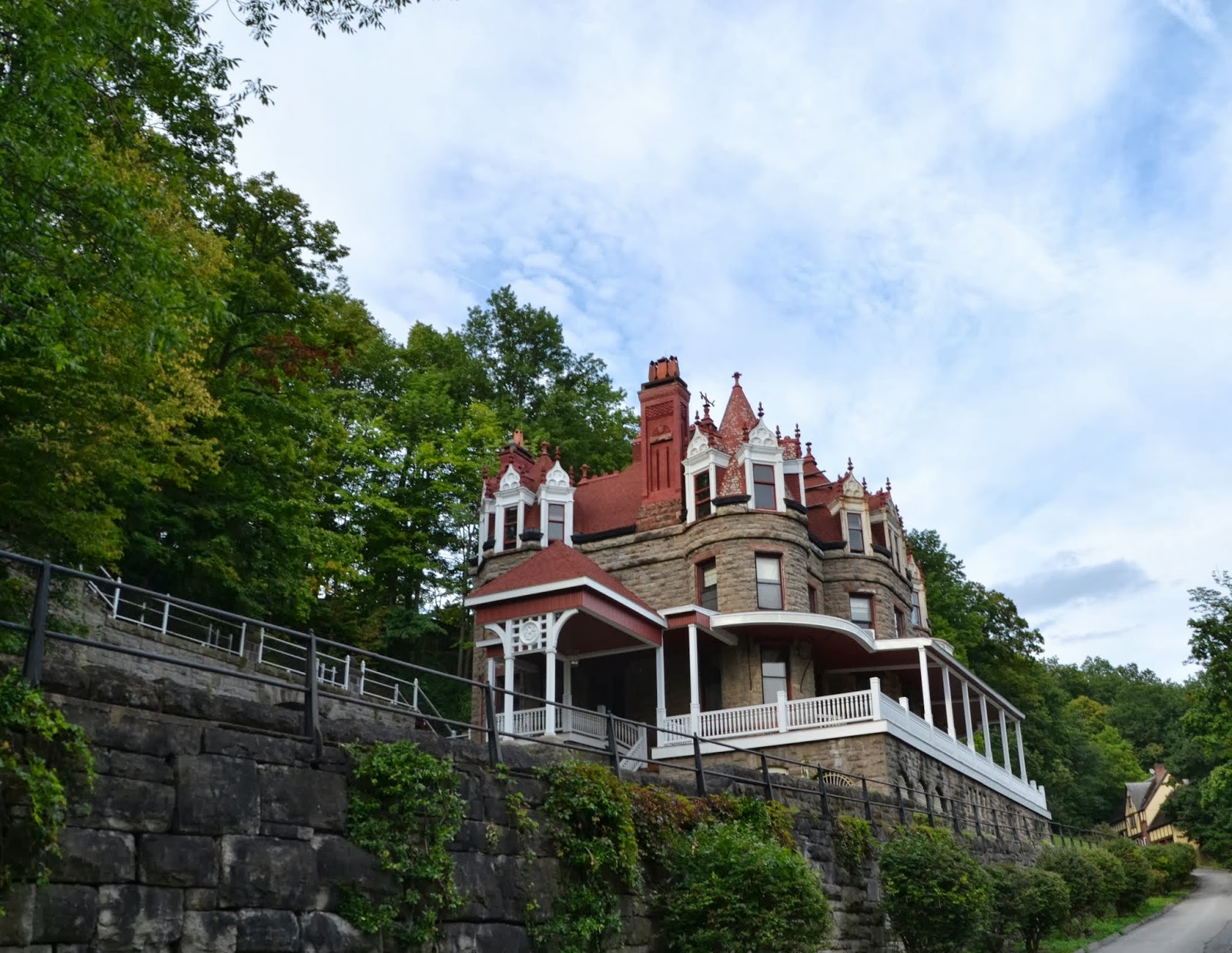 Much Ado About Somethin: The Overlook Mansion and A Fun Wedding