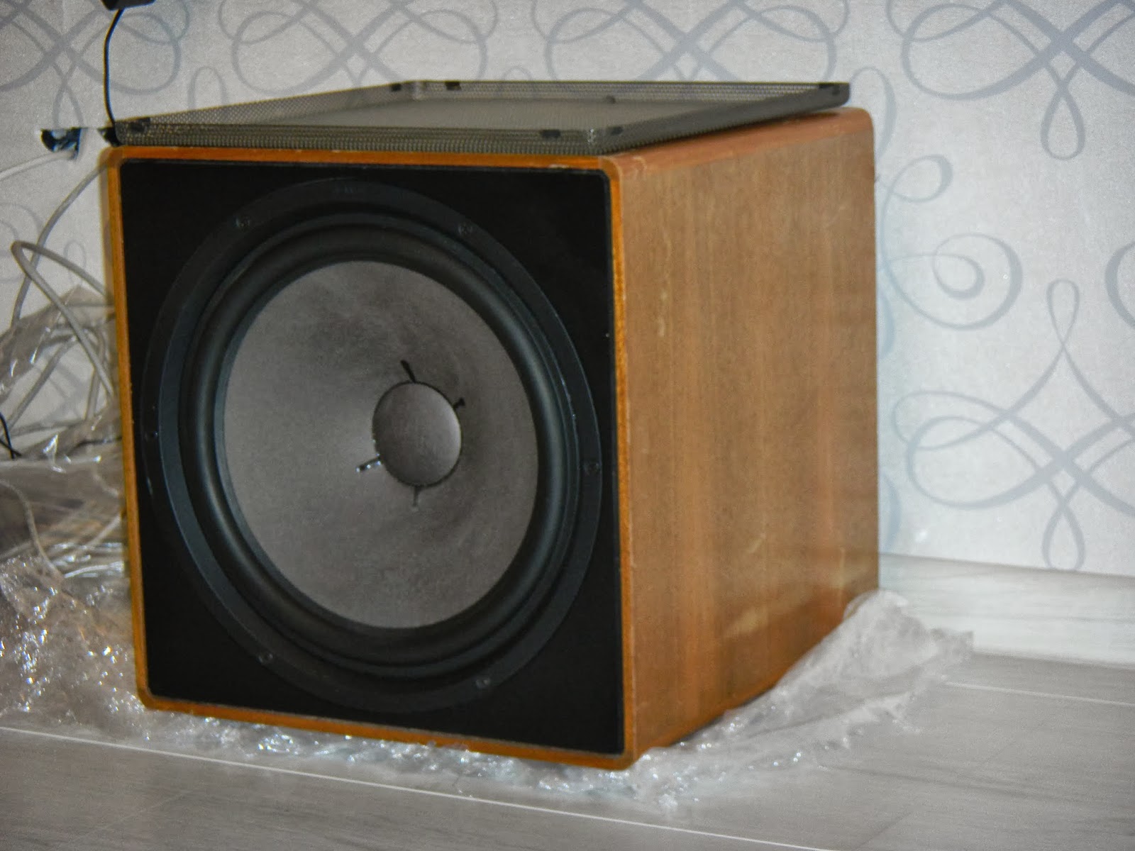 Infrequent Sound [sex.tex] technology: Canton GLS-50 Subwoofer, 1980-1985