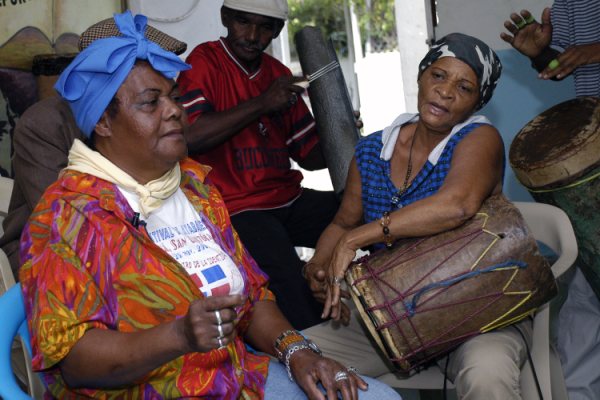 Fiesta de palos en Casa de Arte