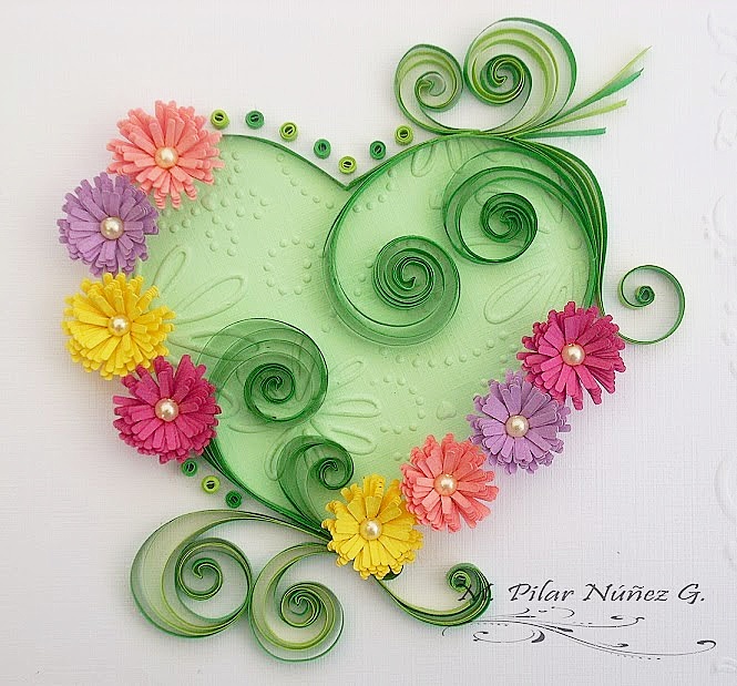 Corazón en filigrana de papel - Heart with quilled flowers (By Pily Núñez)