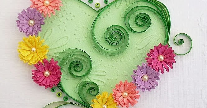 Corazón en filigrana de papel - Heart with quilled flowers (By Pily Núñez)