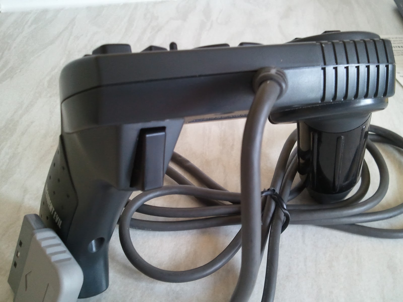 8COMICBOOKNERD9: Nerdier Than Yo Mamma!: Resident Evil Pad PS1 Controller